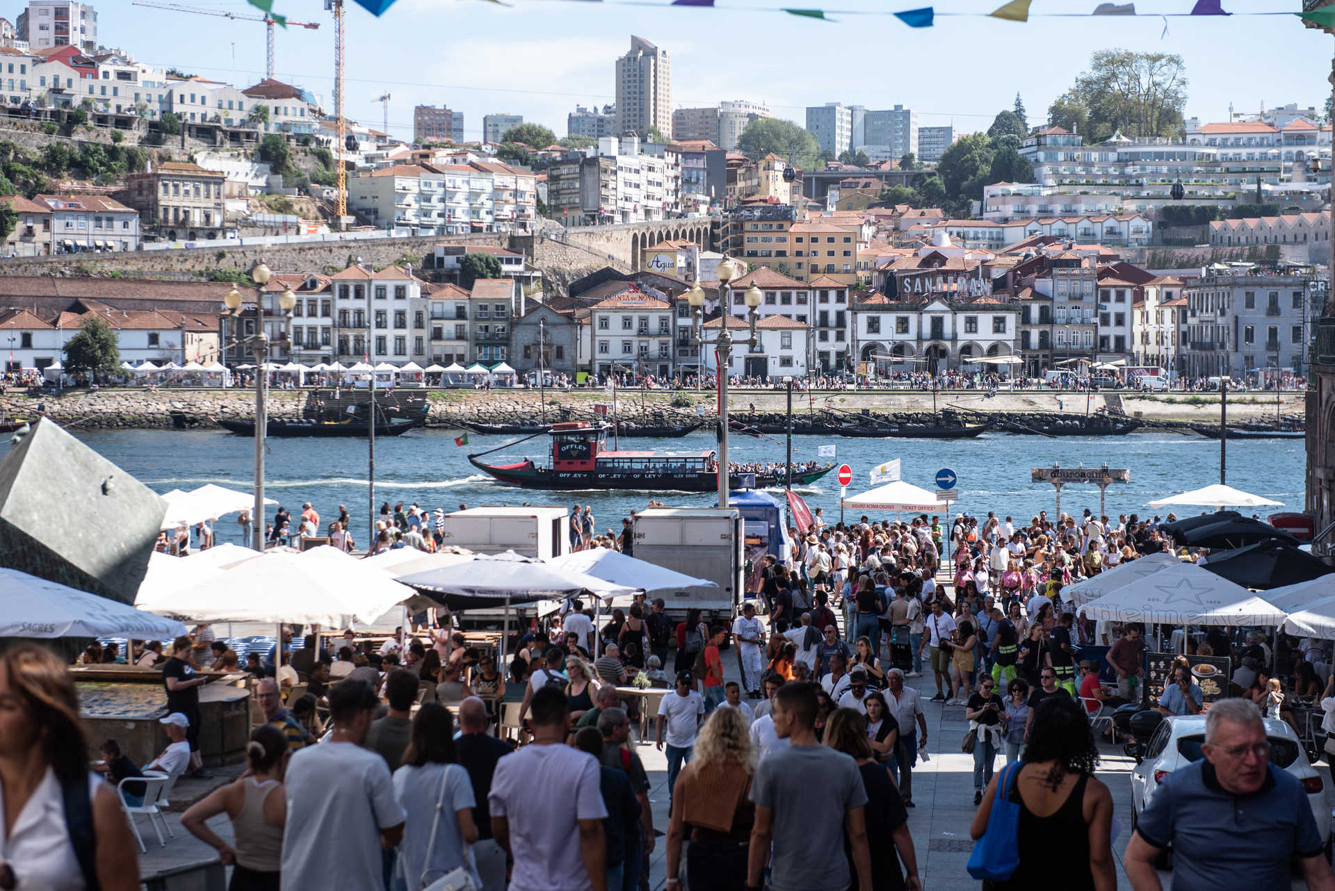 Turistas visitam o Porto como nunca