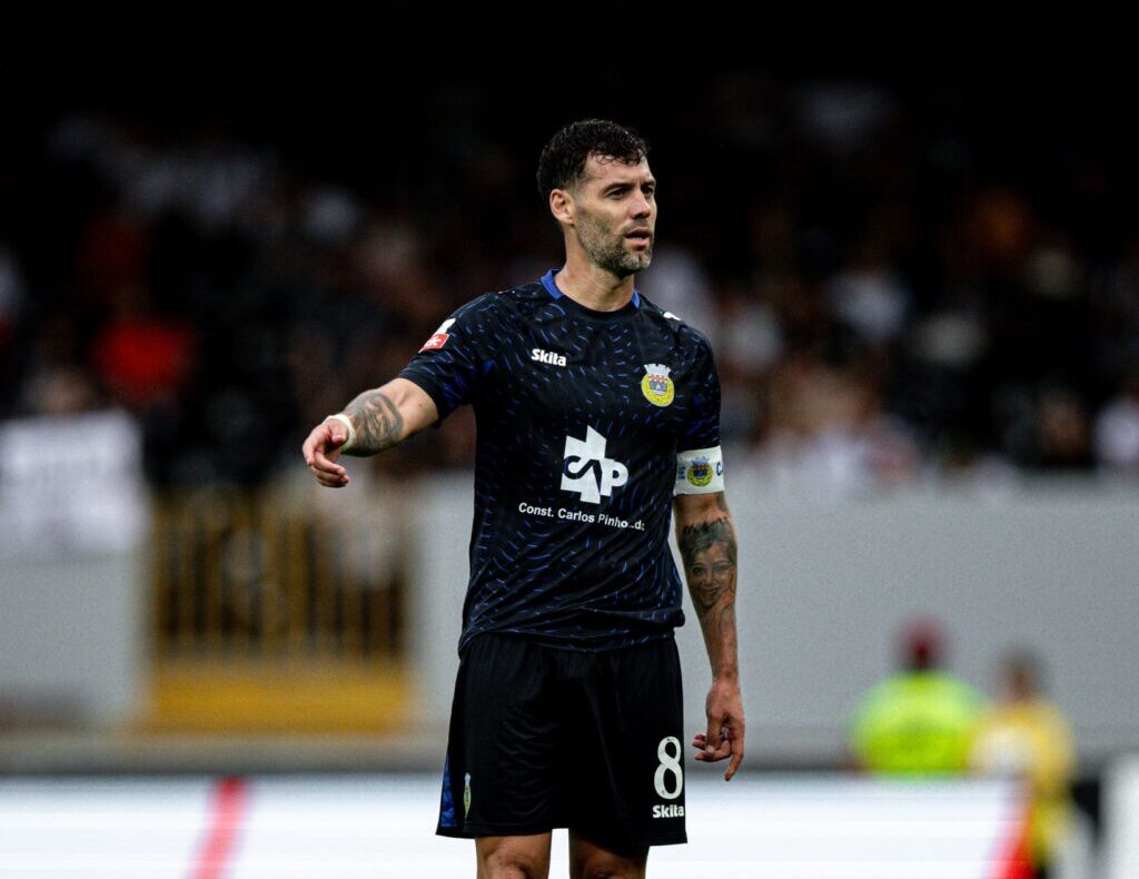 Jogadores da seleção reagem à dispensa do luso-francês David Simão